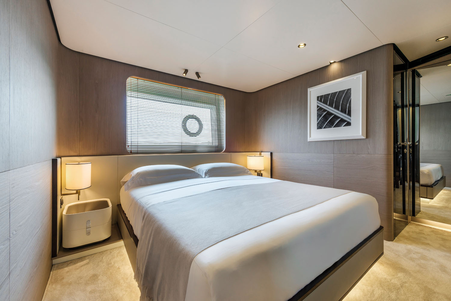 Yacht MAREA La NAUTICA, Azimut | CHARTERWORLD Luxury Superyacht Charters